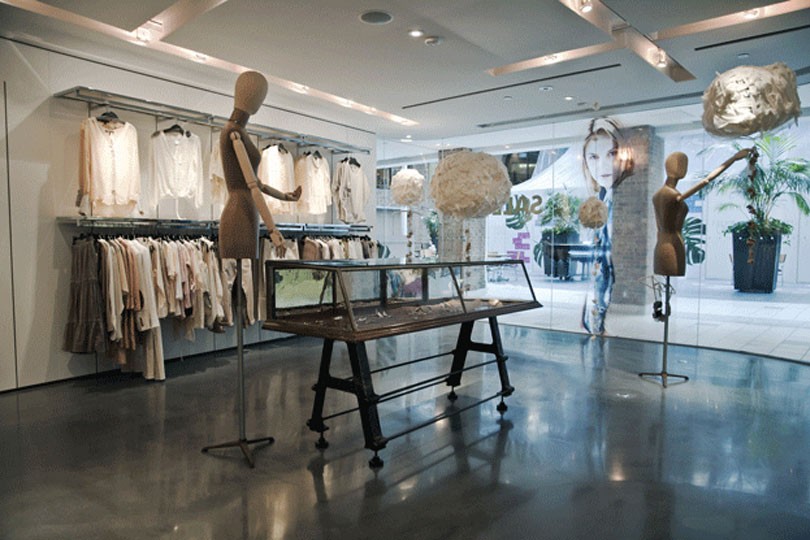 TNT York Village - Abbigliamento Uomo Donna a Toronto | ShoppingMap.it