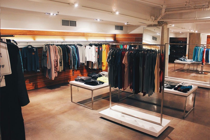 TNT Montreal - Abbigliamento Uomo Donna a Montréal | ShoppingMap.it