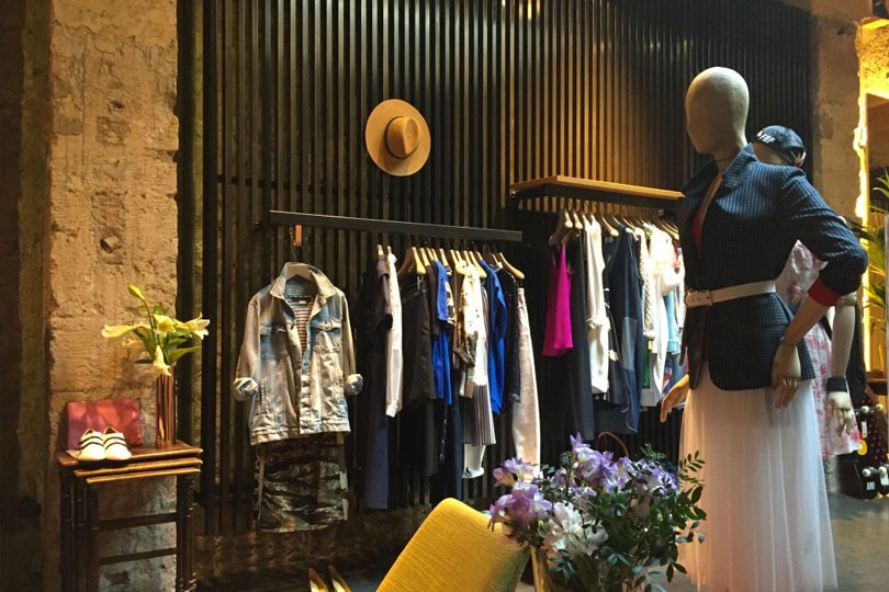 Allan Joseph - Abbigliamento Uomo Donna a Marsiglia | ShoppingMap.it