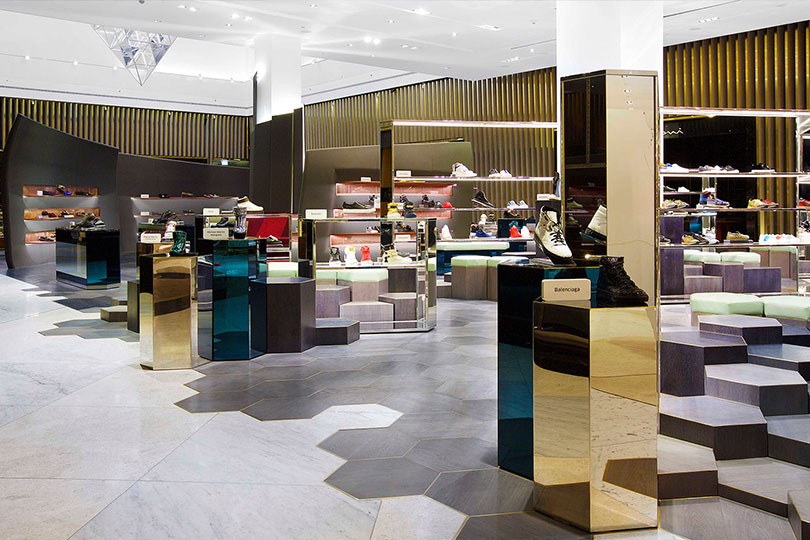 Level Shoe District - Abbigliamento Uomo Donna a Dubai | ShoppingMap.it