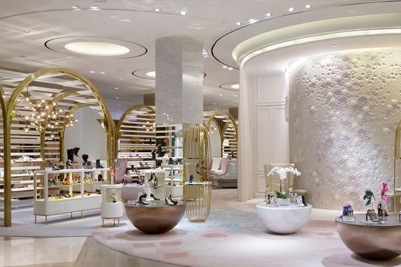 Level Shoe District - Abbigliamento Uomo Donna a Dubai | ShoppingMap.it