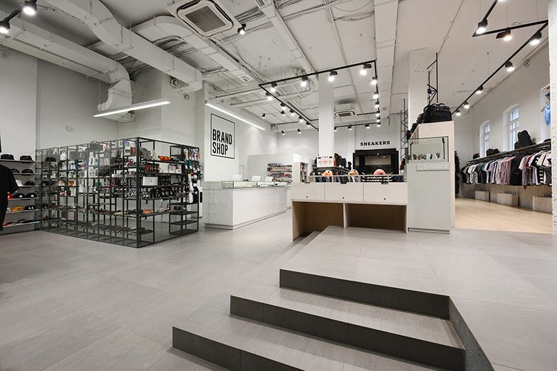 Brandshop - Abbigliamento Uomo Donna a Mosca | ShoppingMap.it