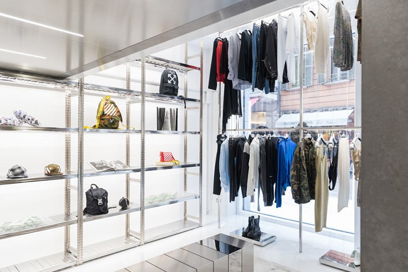 Antonioli Light Room - Abbigliamento Uomo Donna a Lugano | ShoppingMap.it