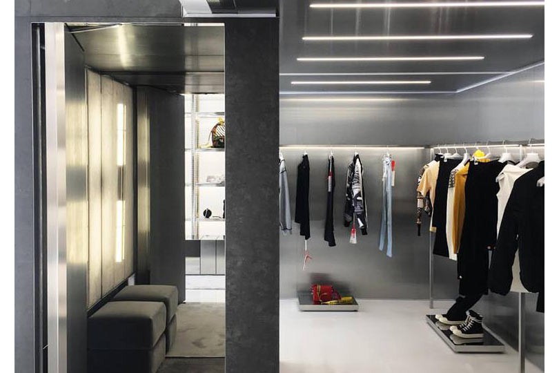 Antonioli Light Room - Abbigliamento Uomo Donna a Lugano | ShoppingMap.it